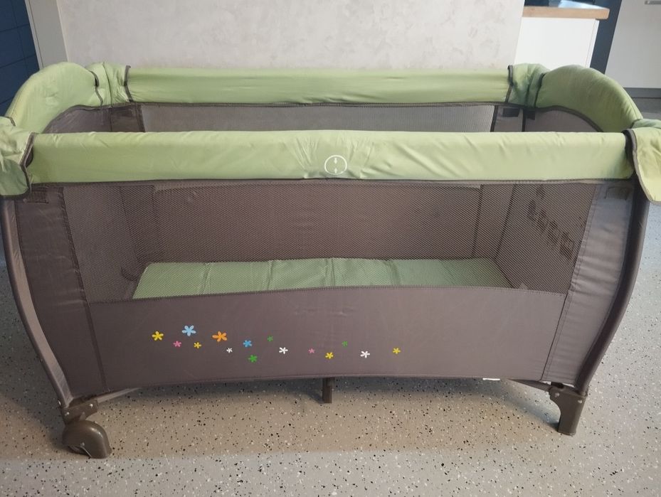 Ліжечко манеж на колесиках: 1 200 грн. - Дитячі меблі Луцьк на Olx