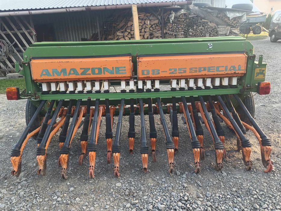Siewnik Amazone D8 - 25 Special - 2,5m Żarówka • OLX.pl