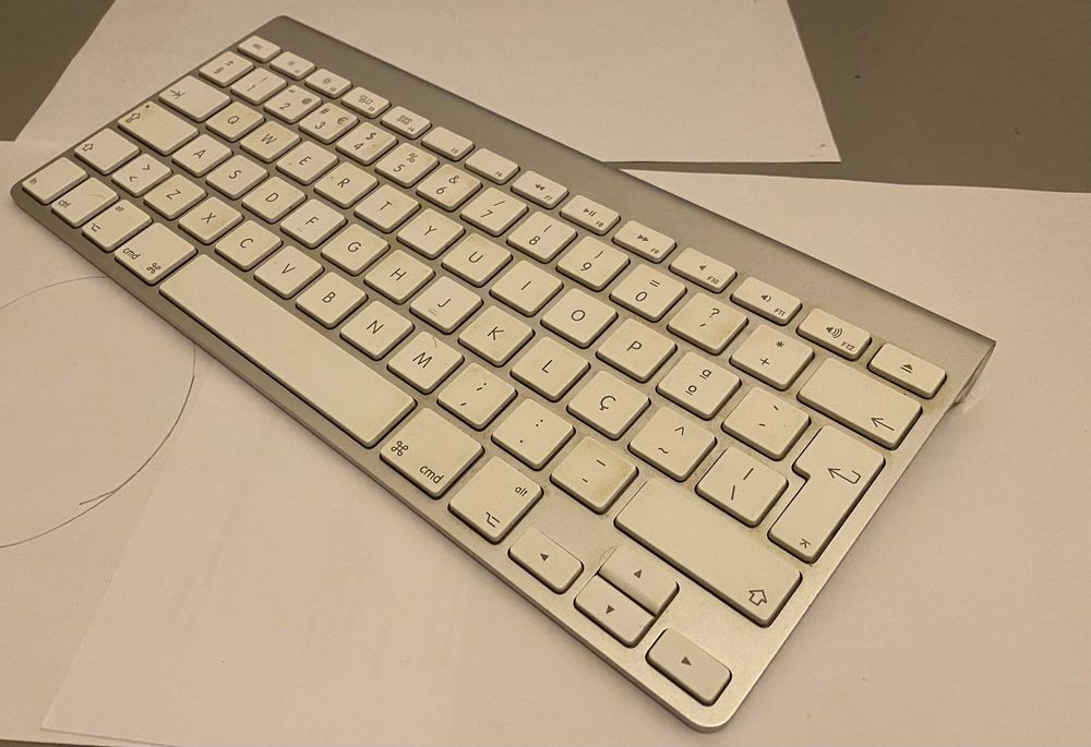 Apple A1314 Wireless Keyboard Gualtar • OLX Portugal