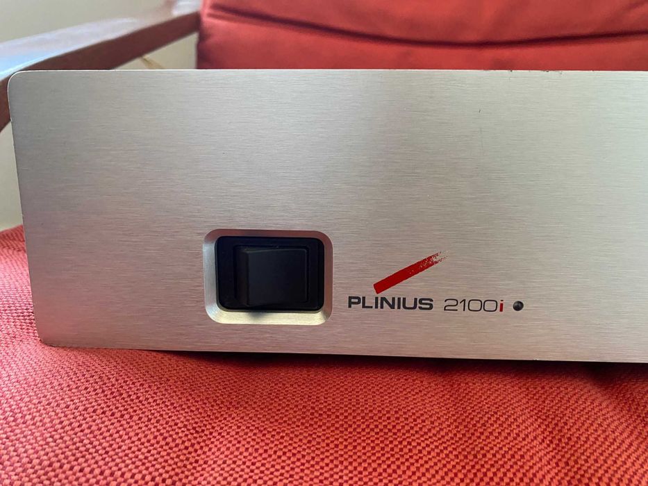 Amplificador PLINIUS 2100i- como novo Ajuda • OLX.pt