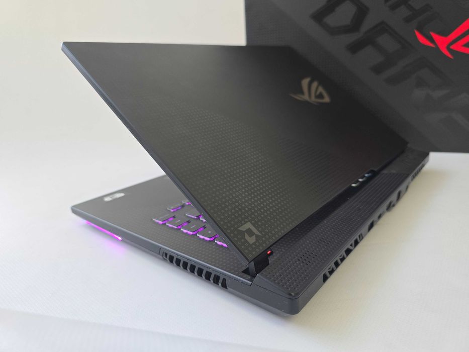Asus ROG STIX G15 R9 5900HX/RX 6800M 12GB/RAM 32GB/SSD 512GB/IPS 144Hz ...