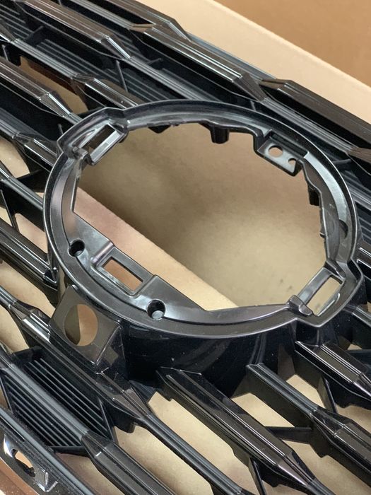 Решетка радиатора Nissan Rogue t33 2021-: 450 $ - Решітка радіатора ...