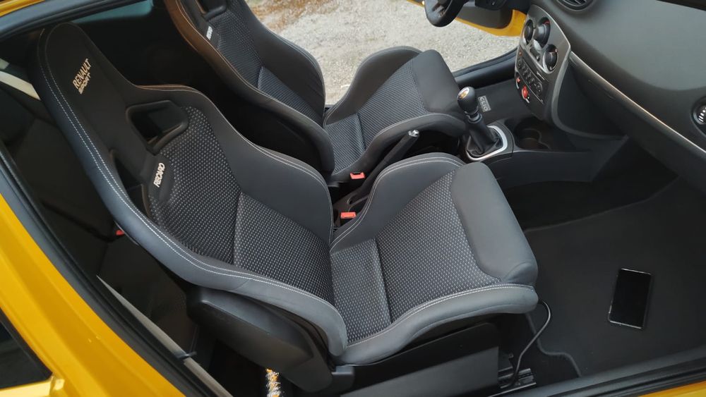 Renault clio RS R27 F1 Team Massamá E Monte Abraão • OLX.pt