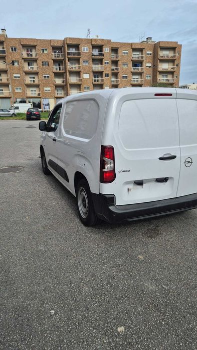 Carrinha Opel Combo 1.5 100cv Vila do Conde • OLX.pt