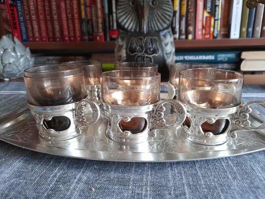 Кавовий набір з 6 невеликих скляних філіжанок в металевих підсклянника 400 грн