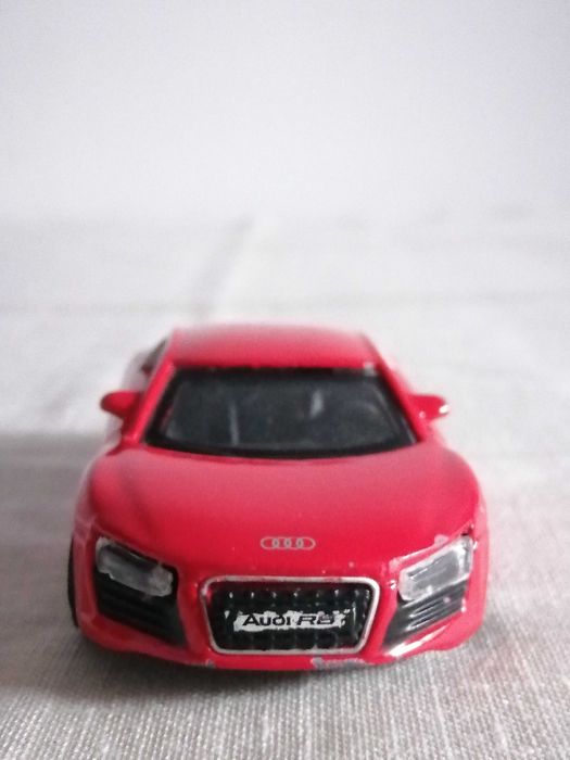 Miniatura Audi R8 - Burago Carcavelos E Parede • OLX Portugal