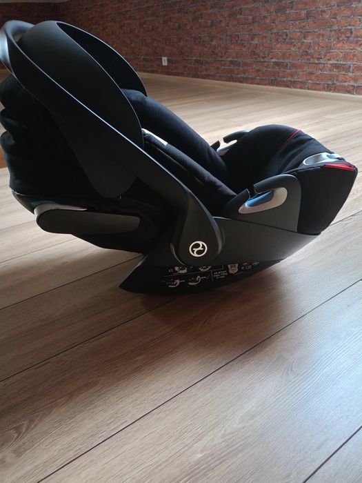 Fotelik Cybex Sirona Z i-Size Ferrari Victory Black z bazą obrotową0m ...