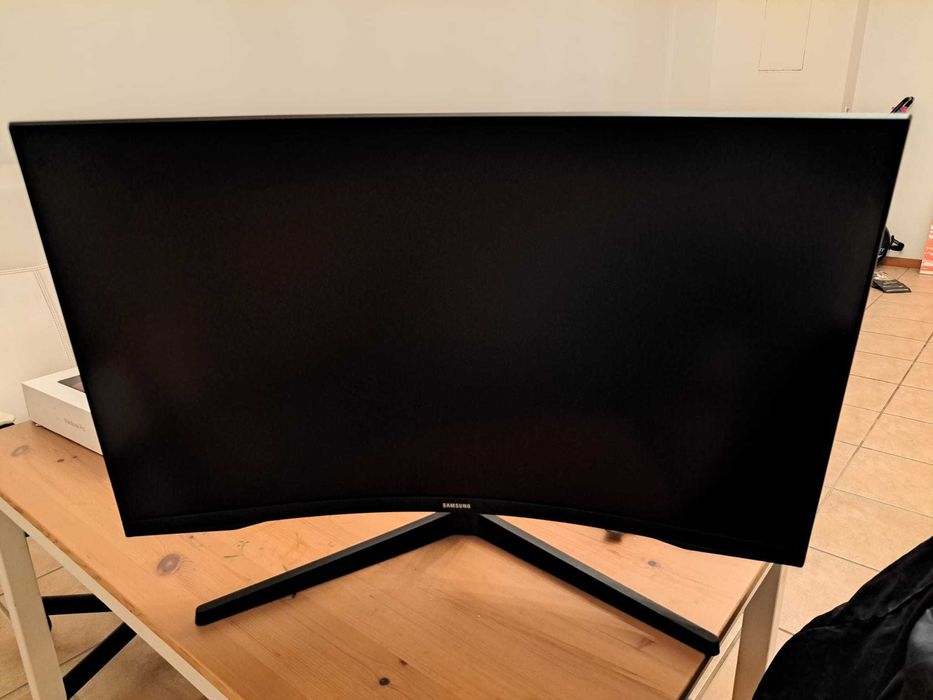 Monitor Samsung 32" Curvo – Excelente Estado Válega • OLX.pt