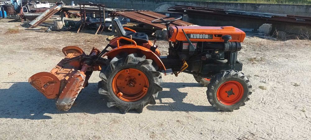 Trator Kubota B7000 com freze Vale da Pedra • OLX.pt