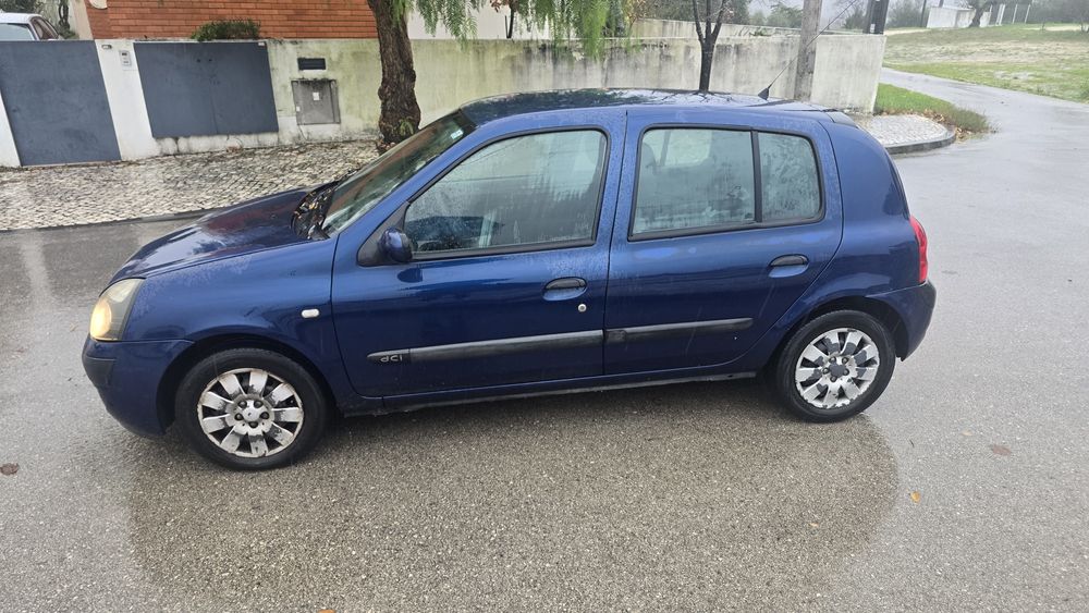 Vende se Renault clio 1.5 dci Torres Novas (São Pedro), Lapas E Ribeira ...