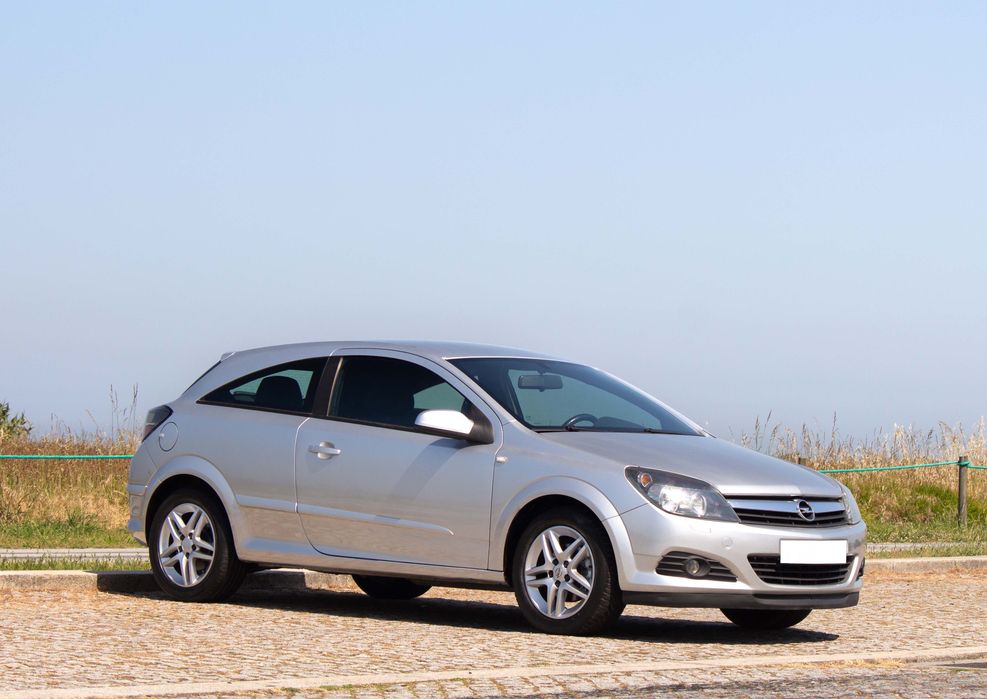 Opel Astra GTC 1.3 - Desde 60€ /mês Porto • OLX.pt