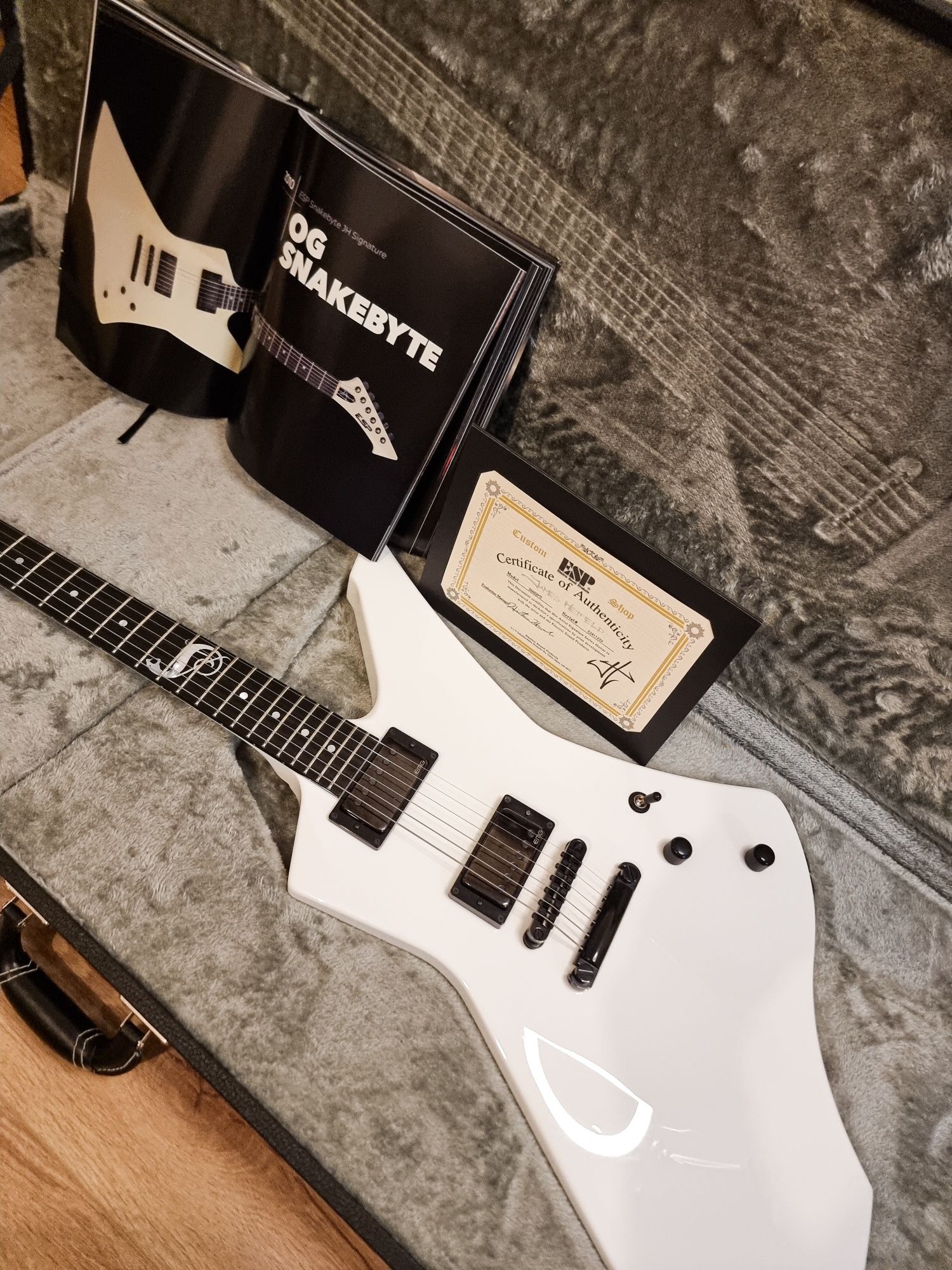ESP Snakebyte Custom Shop Japan James Hetfield Metallica gitara ... ESP Snakebyte Custom Shop Japan James Hetfield Metallica gitara ...