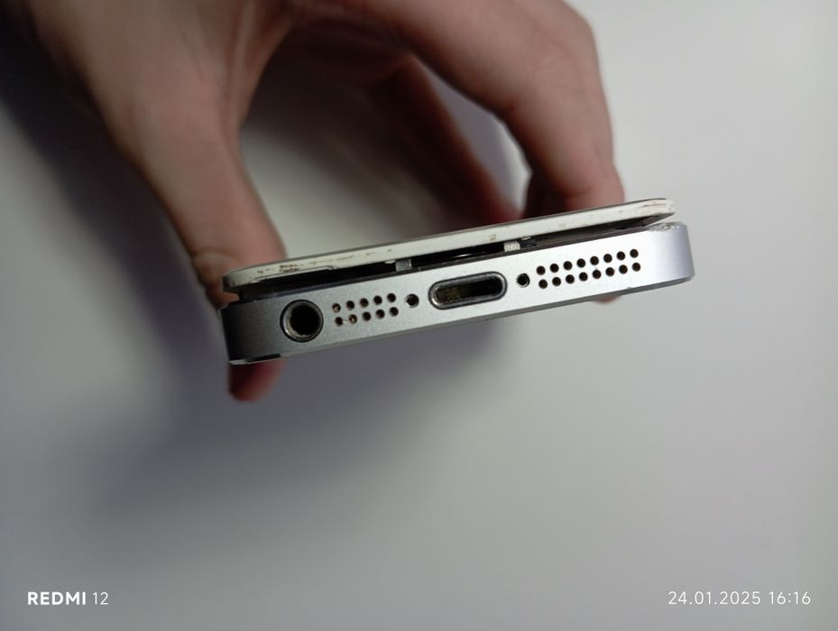 IPhone 5 на деталі: 250 грн. - Смартфони / мобільні телефони Броди на Olx