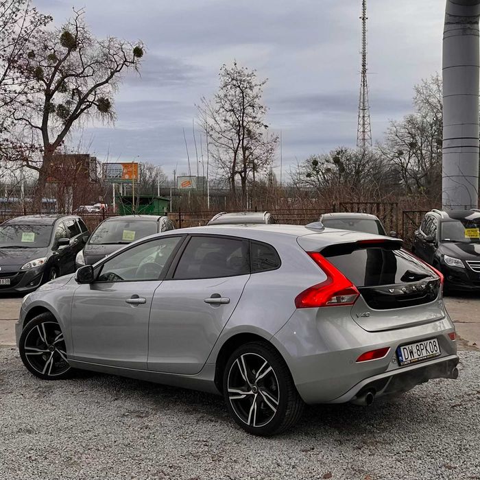Volvo V40 R-Design|2.0B 120KM|VAT23|Manual|Full LED|AsystentPark|2017r ...