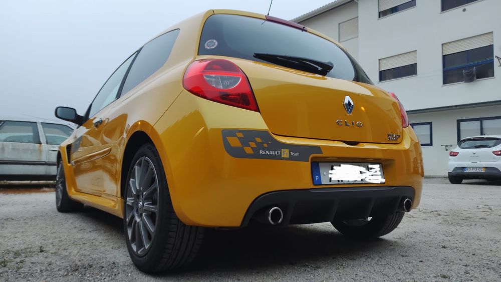 Renault clio RS R27 F1 Team Massamá E Monte Abraão • OLX.pt