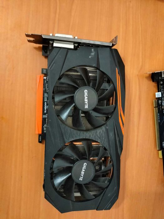 Gigabyte rx 580 8gb бюджетный гейминг: 1 500 грн. - Комплектуючі та ...