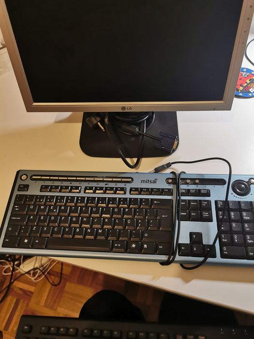 Monitor LG + teclado mitsai + teclado HP Laranjeiro E Feijó • OLX Portugal
