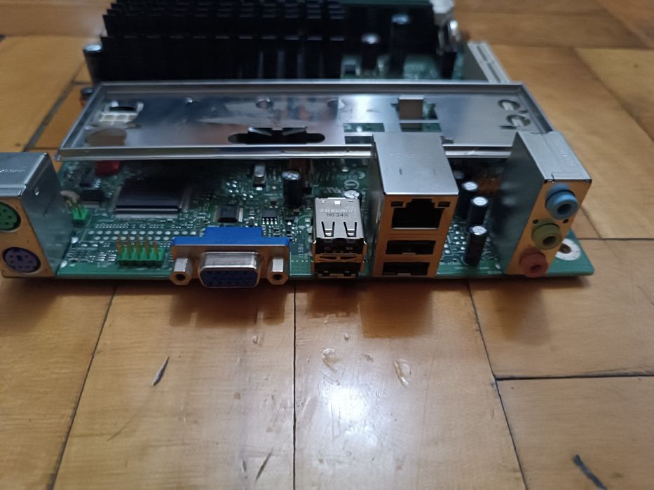 МB + CPU + RAM - Intel D410PT + Intel Atom D410 + 2Gb DDR2: 325 грн ...