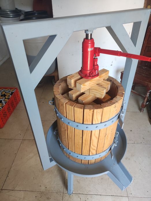 Prensa para Mel ou vinho Canedo, Vale E Vila Maior • OLX Portugal