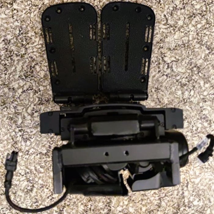 Siłownik centralnego podnóżka do Quantum Q3 EDGE 3 Stretto Gdańsk Zaspa ...