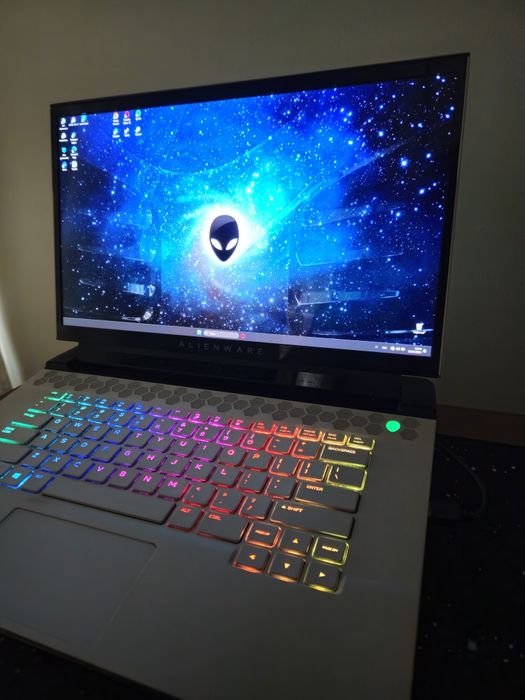 Dell Alienware m15 R2 15.6 4K OLED White: 39 500 грн. - Ноутбуки Київ ...