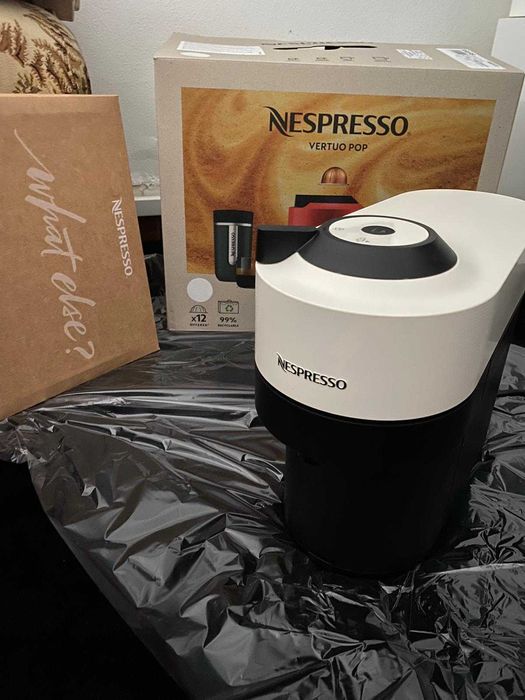 Maquina de Café Nespresso Verto POP (Branca) Amor • OLX Portugal