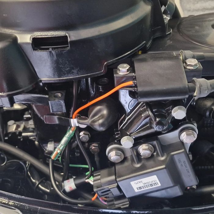 Motor 9.9 mercury Quinta do Conde • OLX.pt