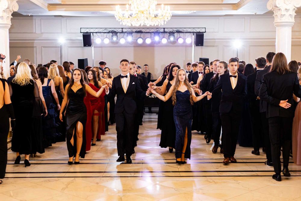 Fotograf Filmowiec Kamerzysta Teledysk Studniówka PROM 100 dniówka Katowice Bogucice • OLX.pl