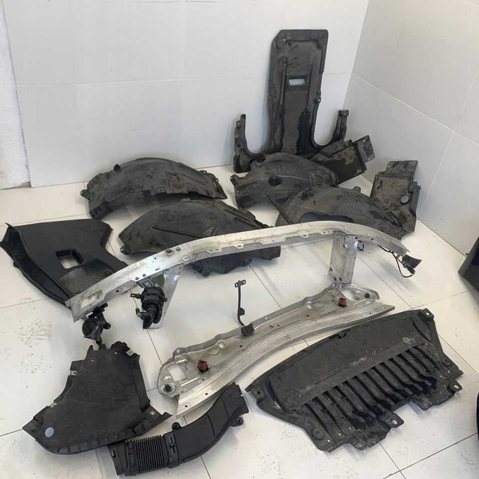 MERCEDES W213 W238 E-CLASS Бампер перед: 750 $ - Бампери Ковель на Olx