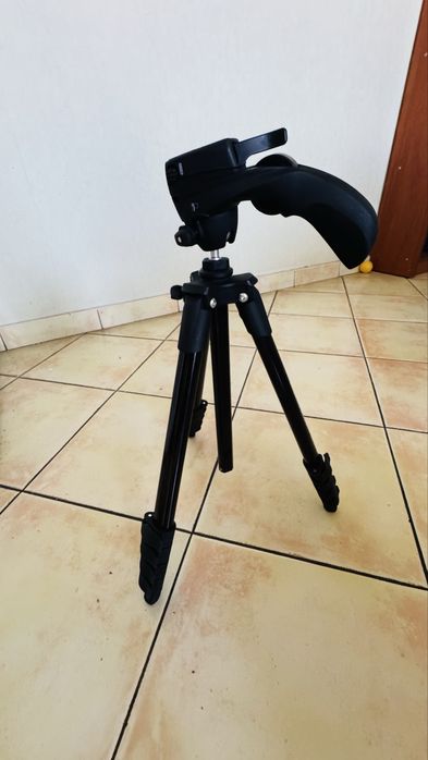 Штатив «Manfrott: 3 100 грн. - Підставки / кріплення / тримачі Київ на Olx