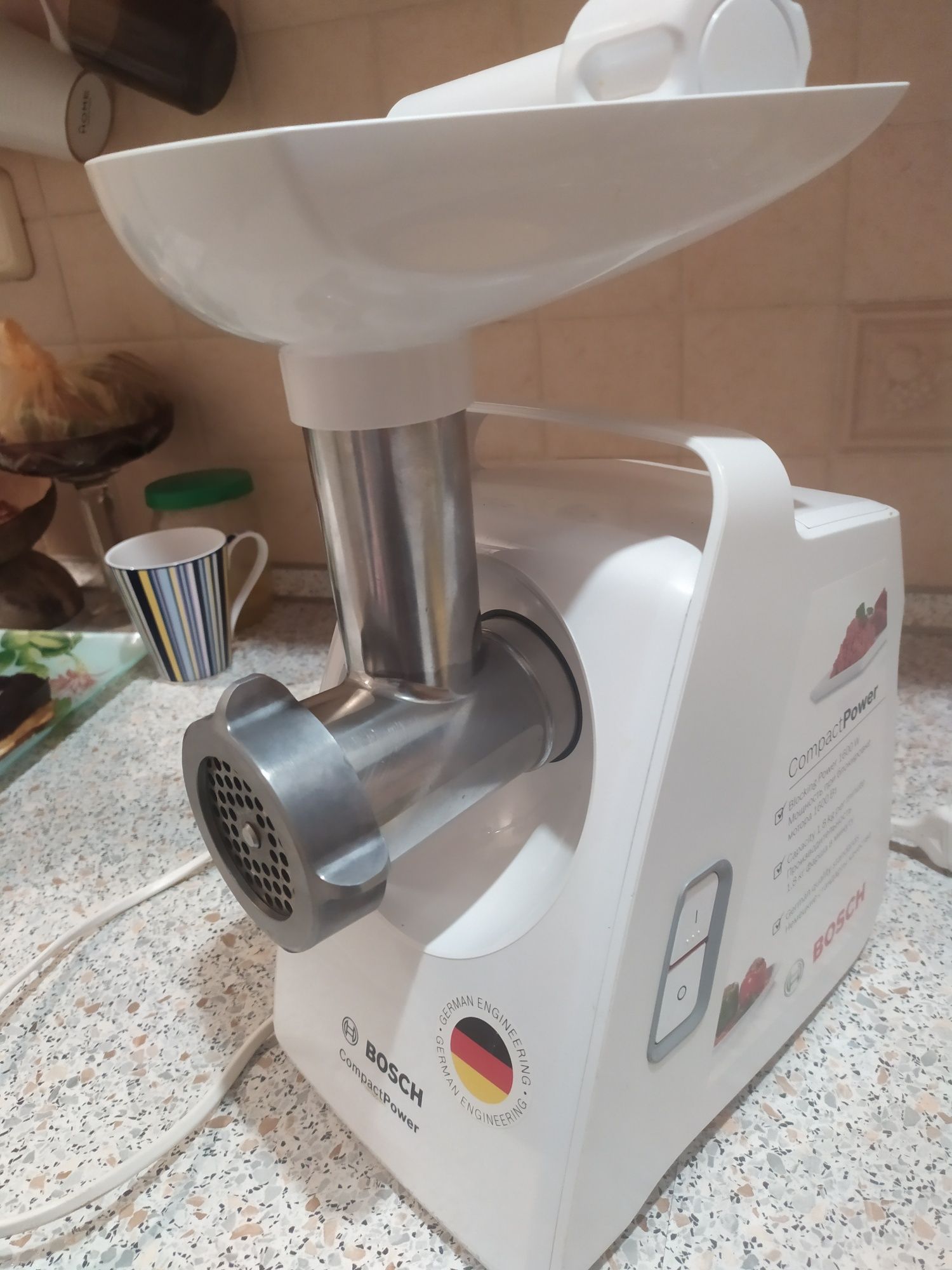 Продам мясорубку Bosch: 800 грн. - Кухонні комбайни та подрібнювачі ...