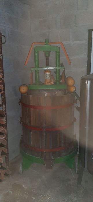 Prensa de uvas e acessórios Regadas • OLX Portugal