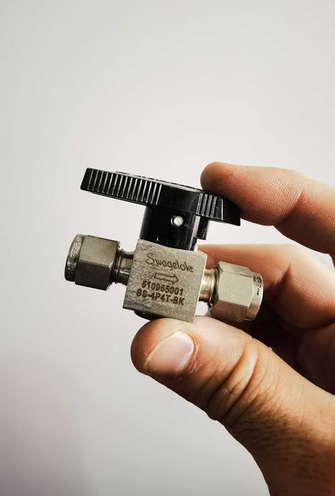 Para desocupar! Válvulas e acessórios Swagelok de alta pressão em inox ...