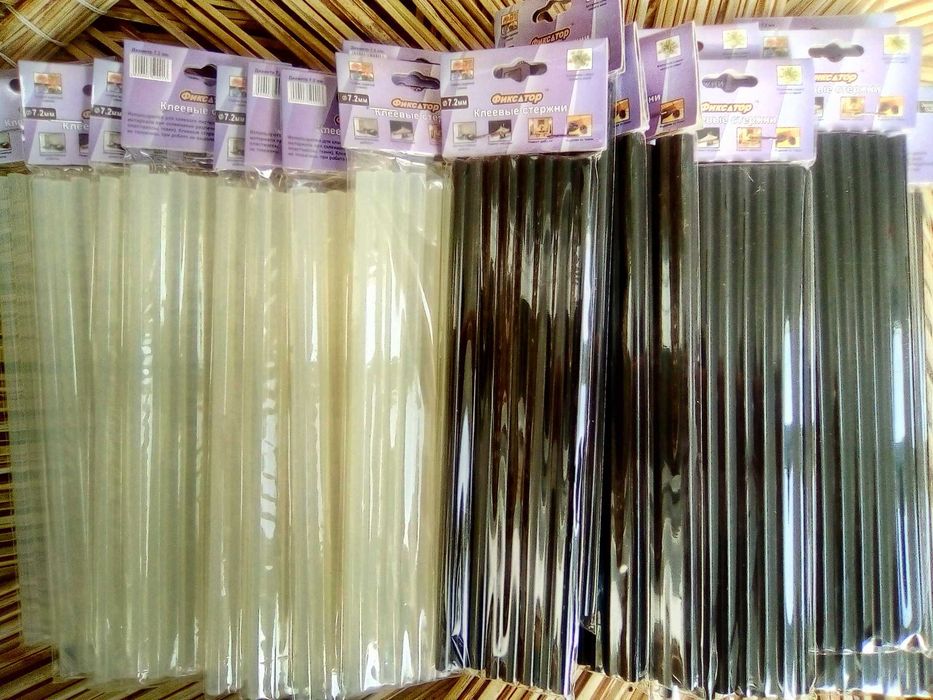 Клеевые стержни Качество 7 мм ( 20 см ) , 11 мм ( 30 см ): 3 грн ...