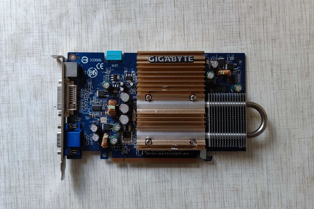 Видеокарта GIGABYTE GeForce 7600 GT 256 Мб DDR2 PCI-Ex 16x: 350 грн ...