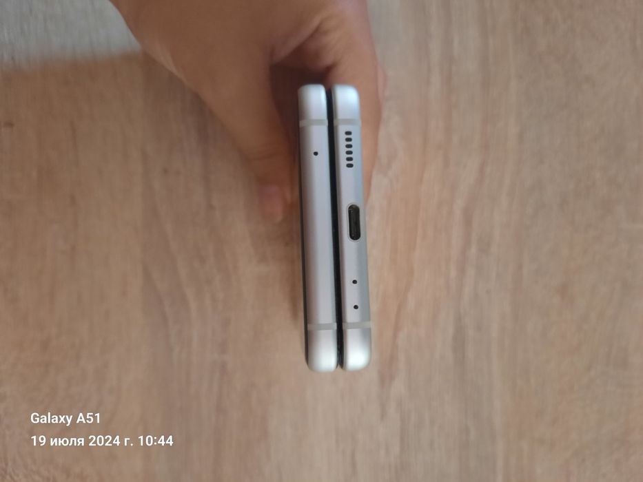 Самсунг z flip 3: 9 000 грн. - Мобільні телефони / смартфони Подільськ ...