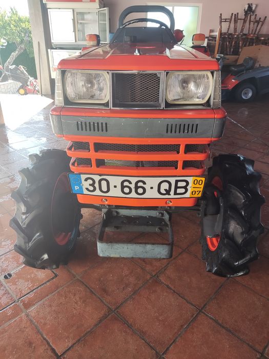 Trator Kubota L2500 4WD Mentrestido • OLX.pt