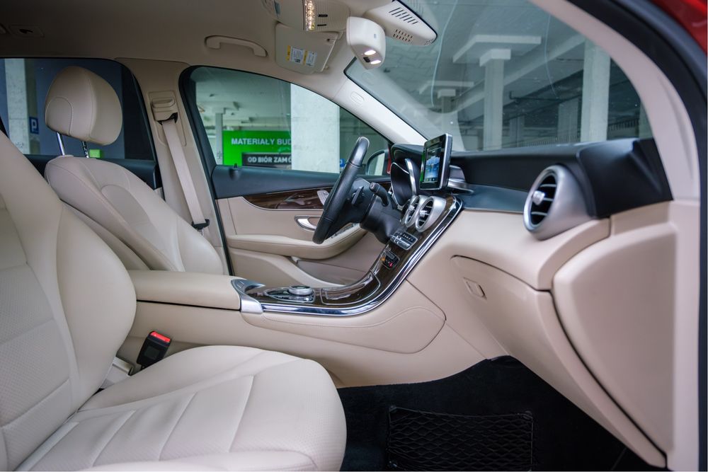 MERCEDES-BENZ-GLC.300-rok2018-2.0T-241KM Kraków Czyżyny • OLX.pl