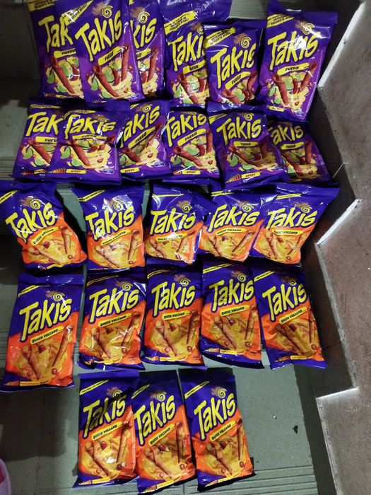 Takis Fuego i Queso Volcano 90g 25 paczek chipsy kukurydziane chrupki ...