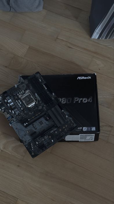 AsRock Z390 Pro4: 1 500 грн. - Комплектуючі та запчастини Львів на Olx