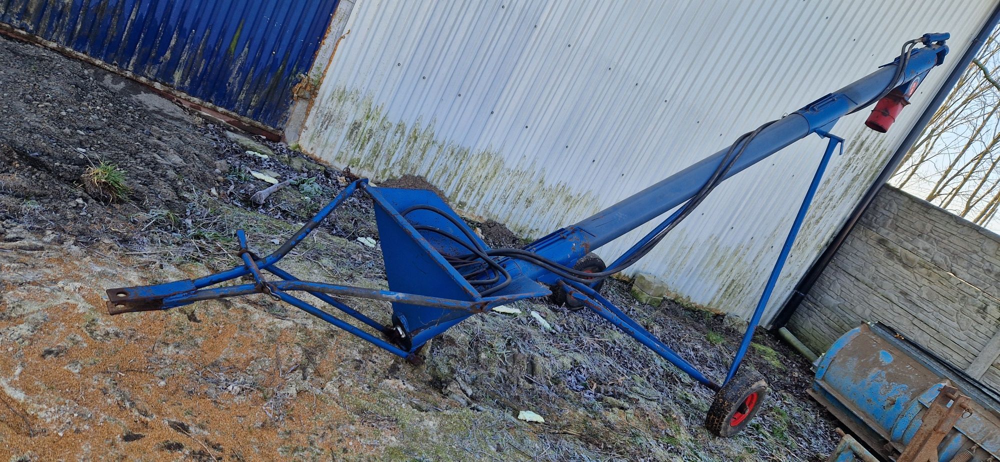Żmijka do zboża przenosnik slimakowy hydrauliczny wózek kosz zasypowy ... Żmijka do zboża przenosnik slimakowy hydrauliczny wózek kosz zasypowy ...