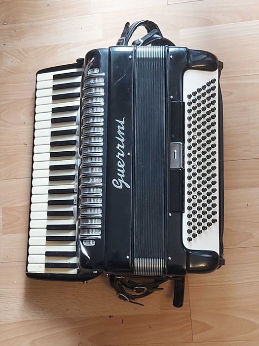 Sprzedam Włoski Akordeon "Guerrini" 120 Basów Kołobrzeg • OLX.pl
