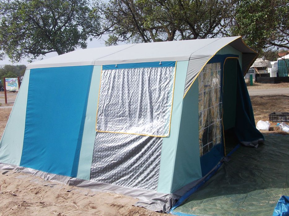 Tenda de campismo SAURIUM, 2 Quartos, Hall e Área de Arrumação ...