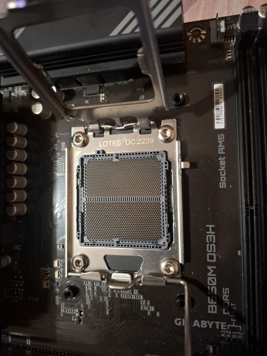 Gigabyte B650M DS3H: 4 900 грн. - Комплектуючі та запчастини Кривий Ріг на Olx