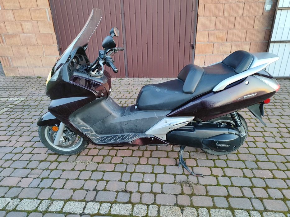 Honda Silver Wing 600 Jędrzejów • OLX.pl