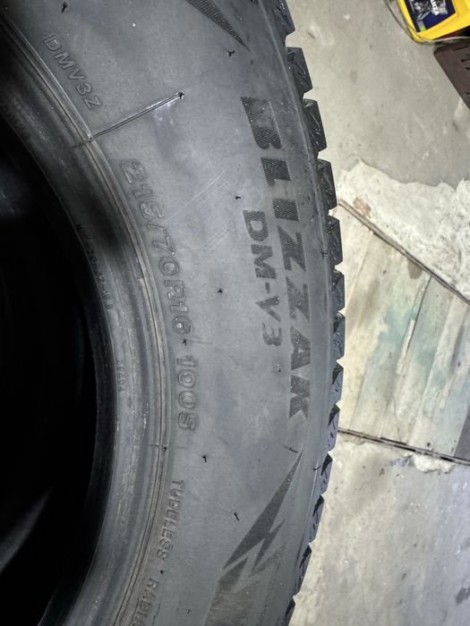 Bridgestone Blizzak dm-v3 215/70/16: 3 000 грн. - Автошини Черкаси на Olx