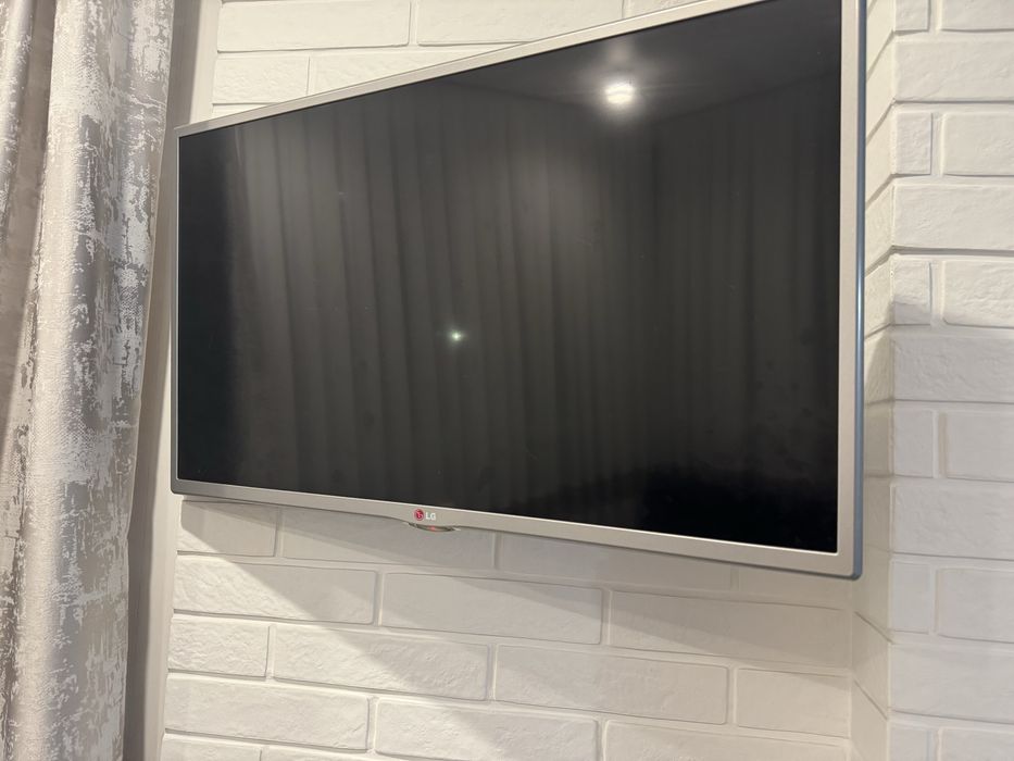 Телевізор LG 32 (Smart): 3 333 грн. - Телевізори Буча на Olx