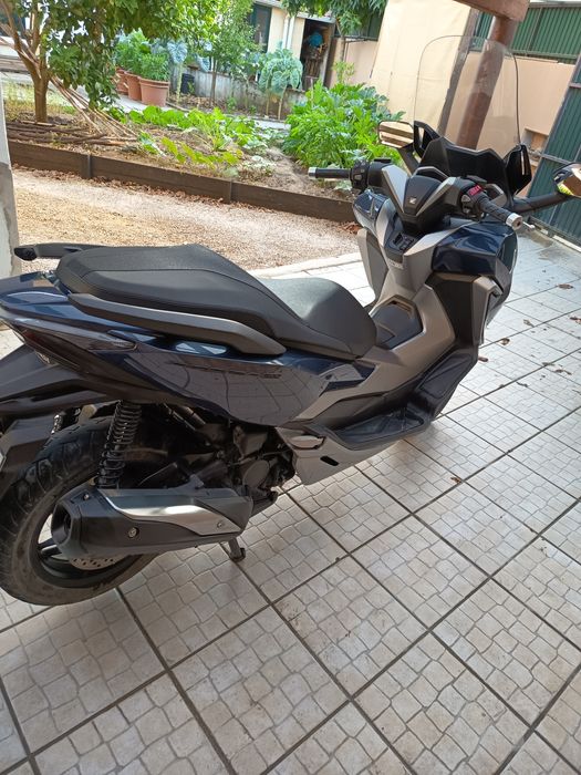 Honda Forza 300cc Charneca De Caparica E Sobreda • OLX.pt