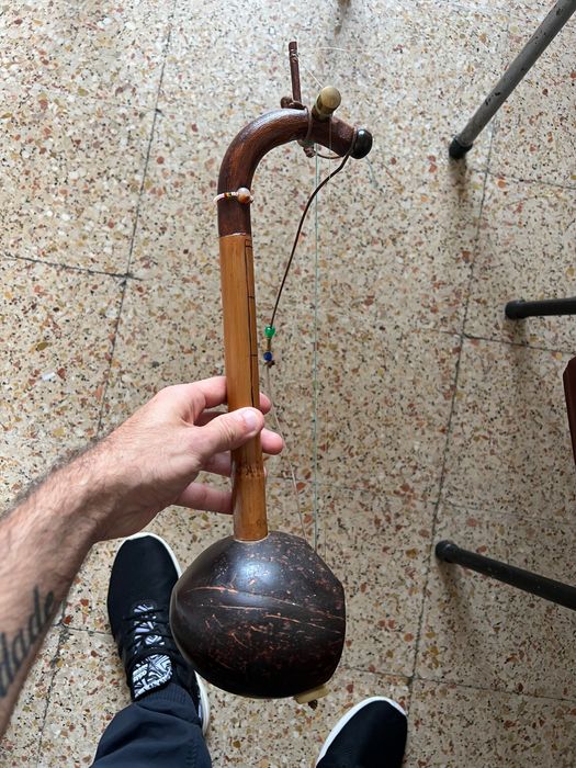 Instrumento de coco de som, feito a mao originao arte africano musica ...