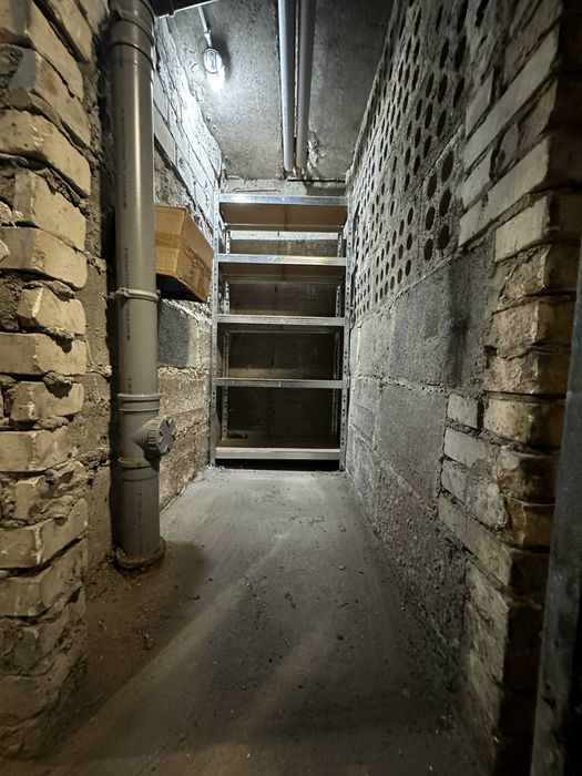 # Komórka lokatorska piwnica # Rondo ONZ # Storage room in basement # Warszawa Śródmieście • OLX.pl